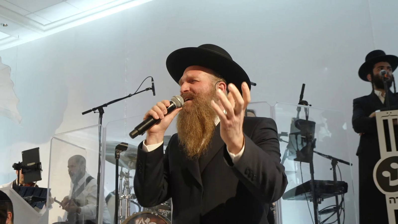 Miracles 4 – Album Preview (Sung by Dovid Pearlman) Composed & Written ...